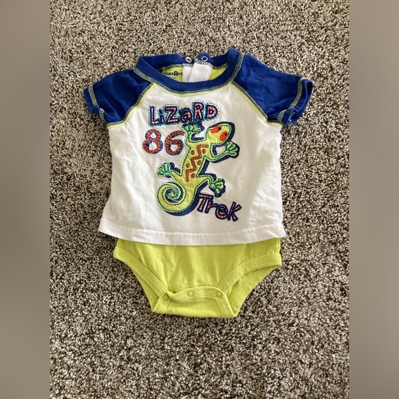 BabiesRUs | One Pieces | Babies R Us To 3 Month Neon Lizard Bodysuit ...
